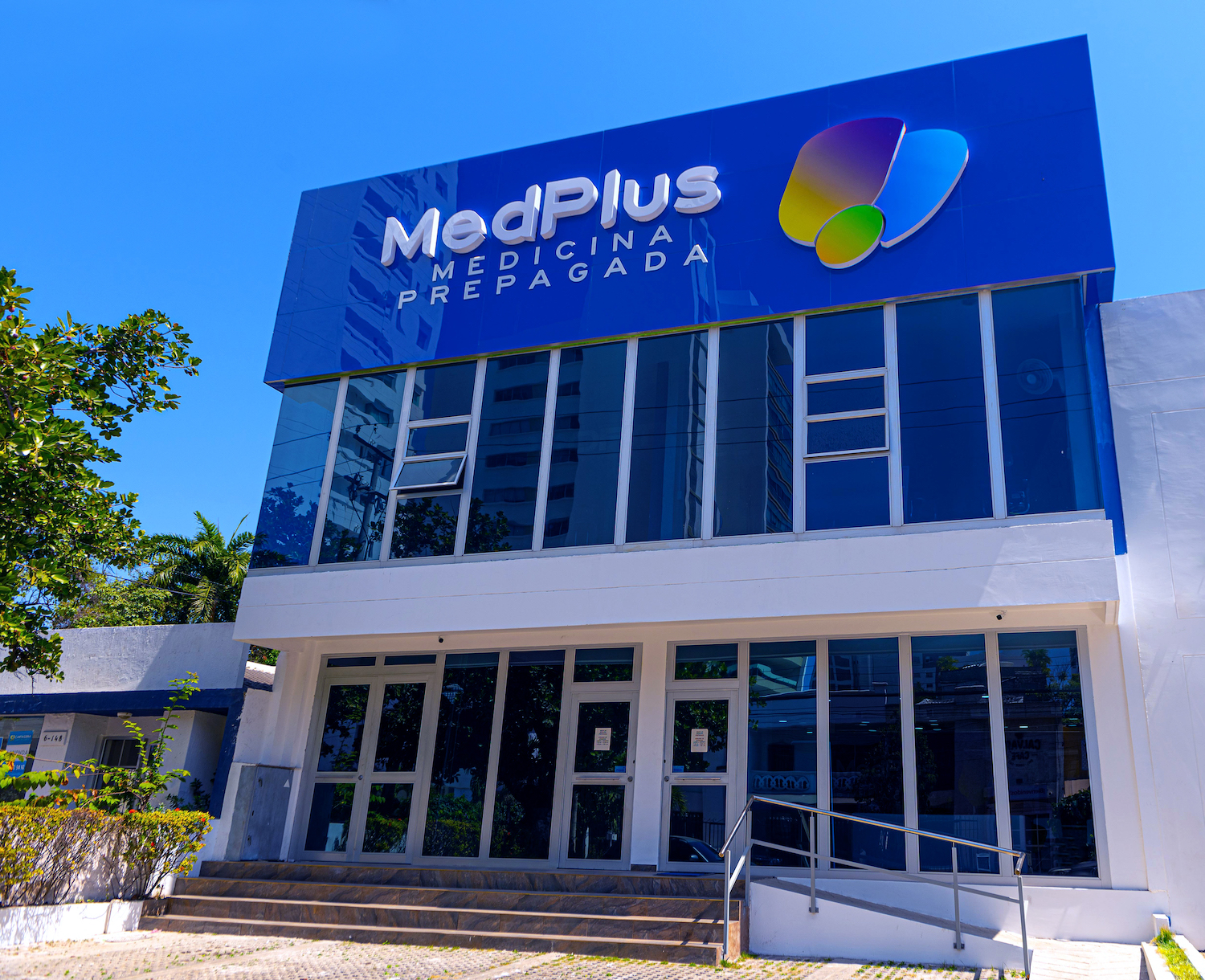 MedPlus con ambiente laboral saludable