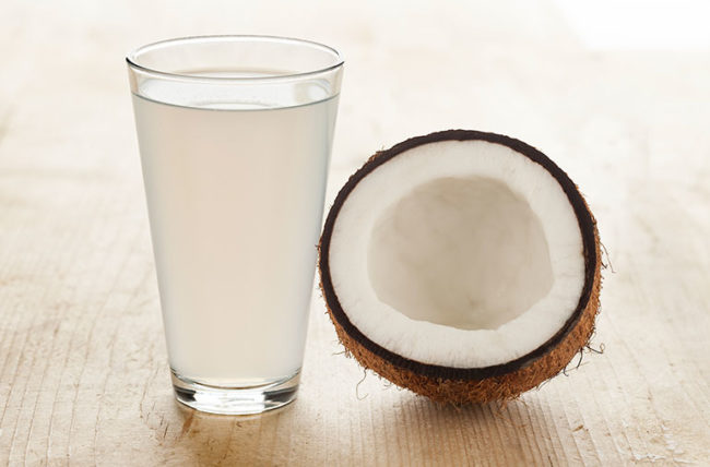 Los beneficios para la salud del agua de coco