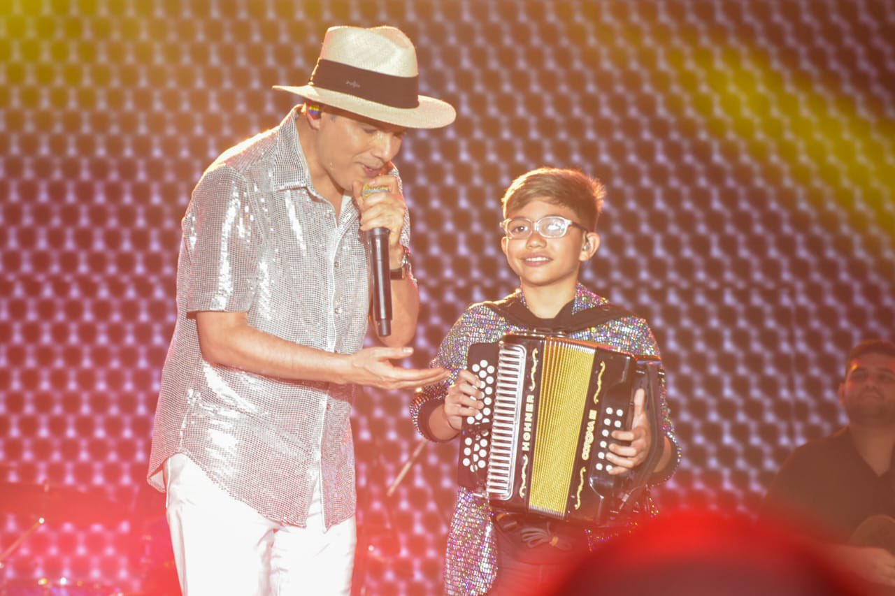 Peter-Manjarrez-en-Festival-Vallenato
